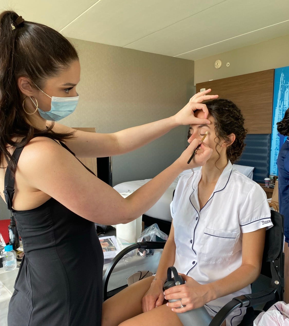 How I make $850 a day doing wedding makeup | by Theresa Novicky | Medium