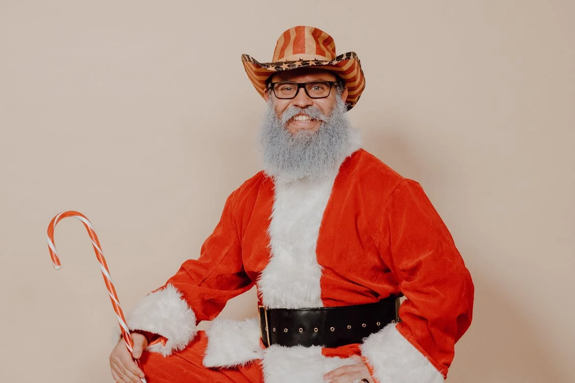 Santa Claus: The Ultimate Con Artist (Satire) | MuddyUm