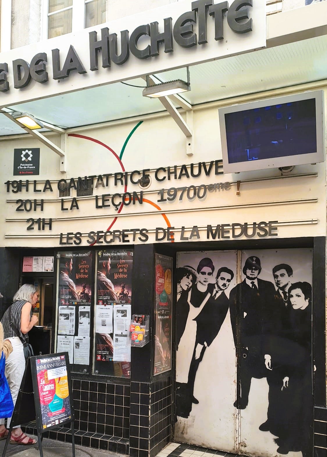 5 bizarre things about French Theatres | by Shruti Bose | Medium