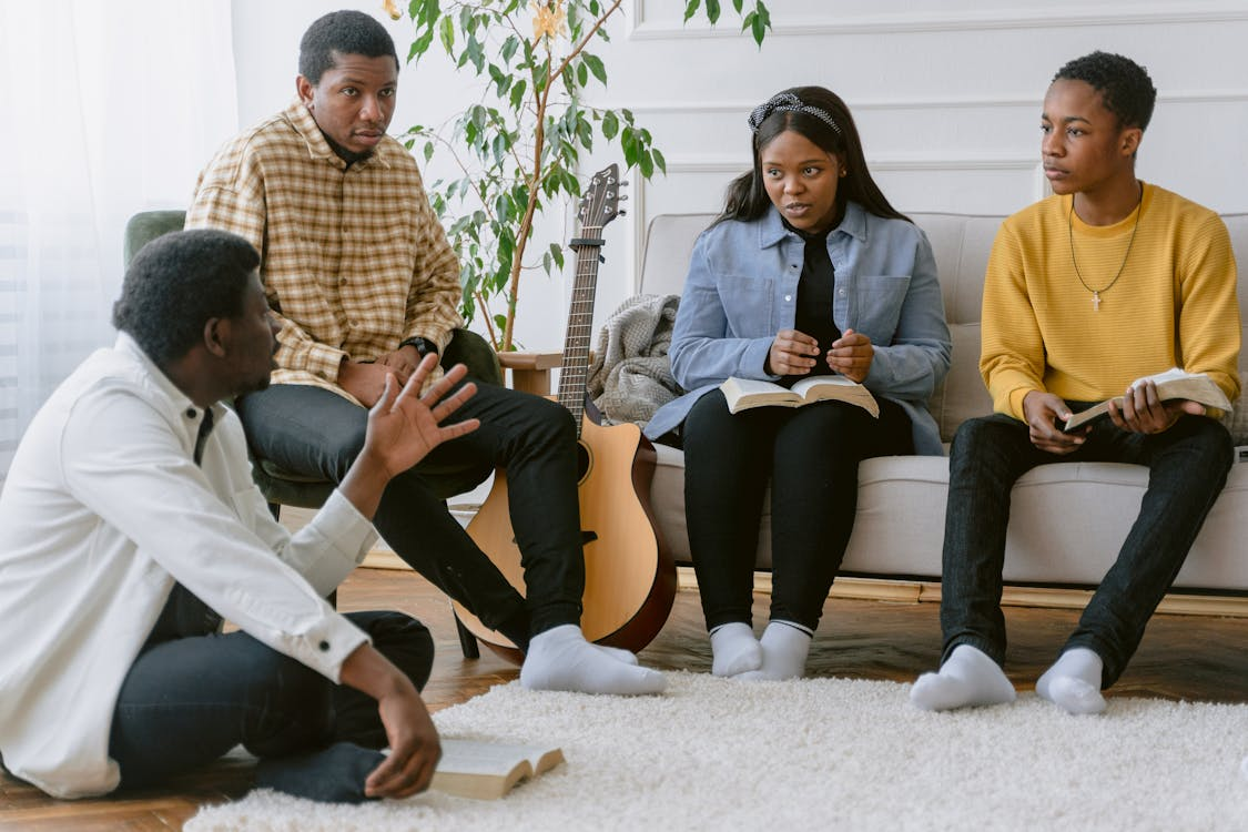 5 Reasons Why I Can’t Stand Group Reading | by Stred | Books Are Our ...