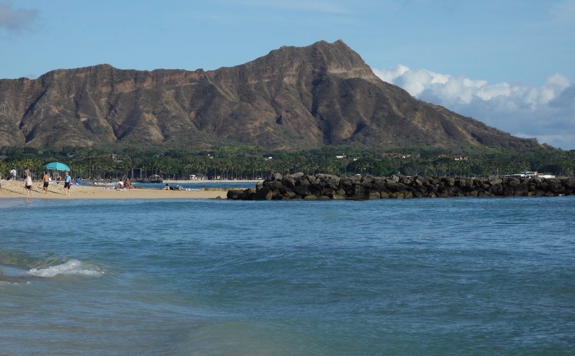 Sleeping Volcano Hike-Diamond Head | by Aslynn Roe 🐈 | Hotspot ...