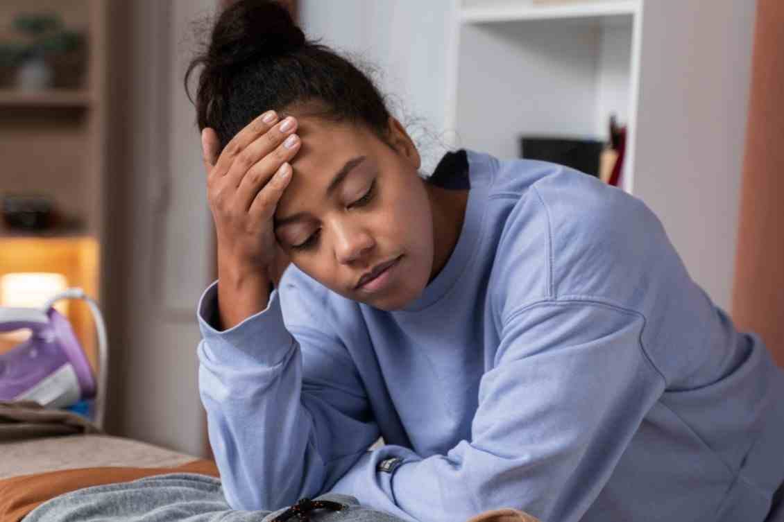 10 Signs Someone Is Emotionally Damaged, According to Psychologists ...
