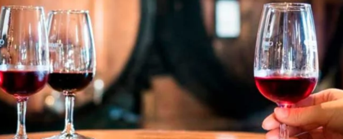 Port Wine vs Regular Wine | Difference Between Port Wine & Red Wine ...