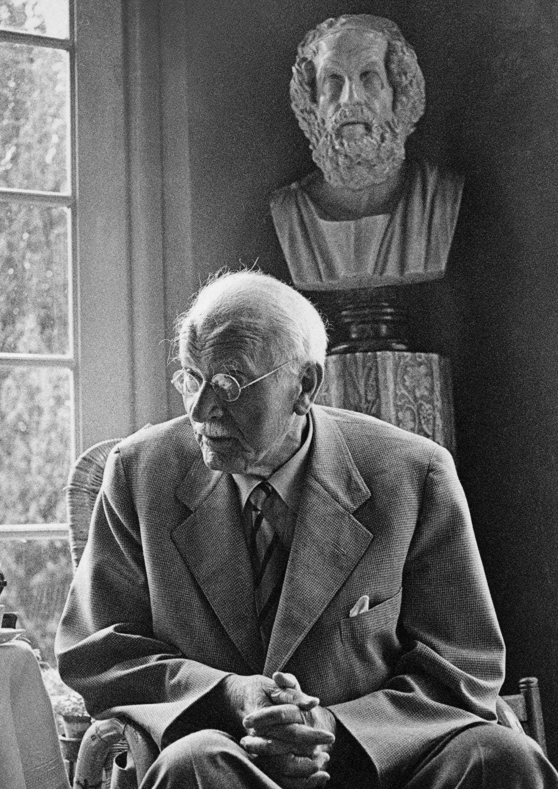 Carl Jung : Kaderin Hayatınızla Hiçbir İlgisi Yok | by Ramazan Mert ...