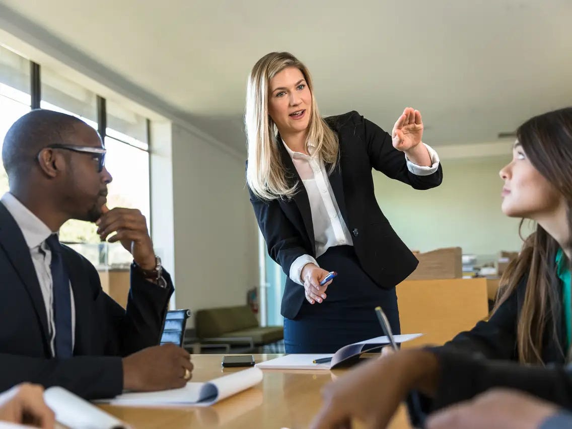 Why you should outsource CFO consulting services? - Luna Morris - Medium