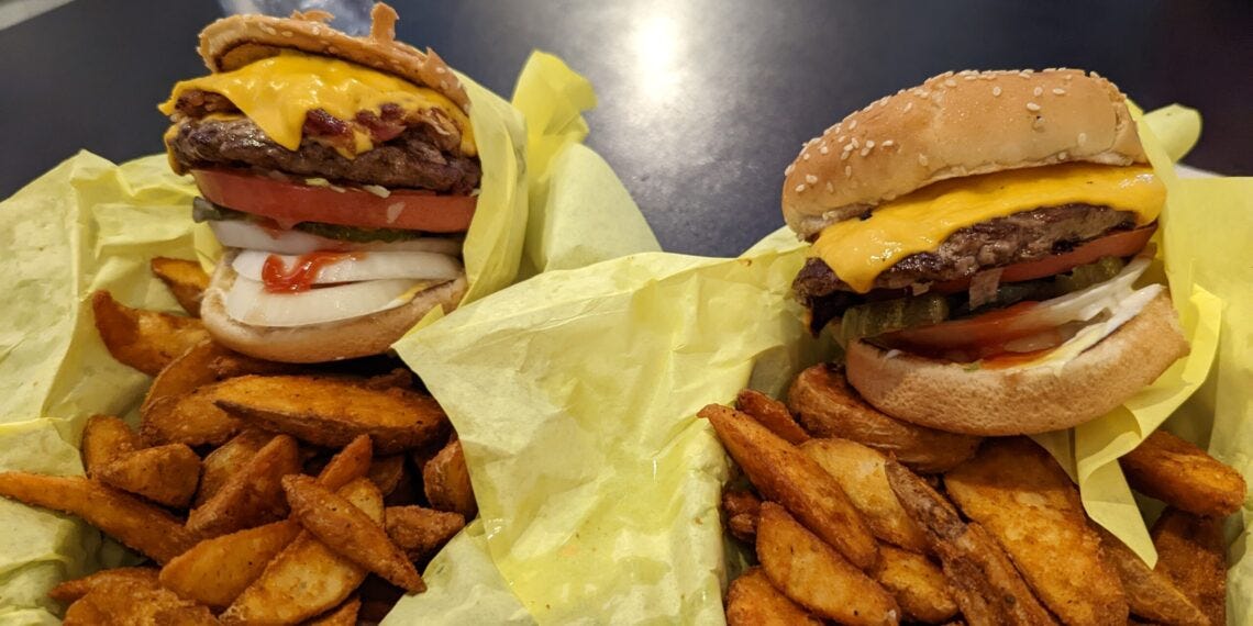 Hodad’s — 8 Years Later And Nothing Has Changed | by SimplyAlex | Medium