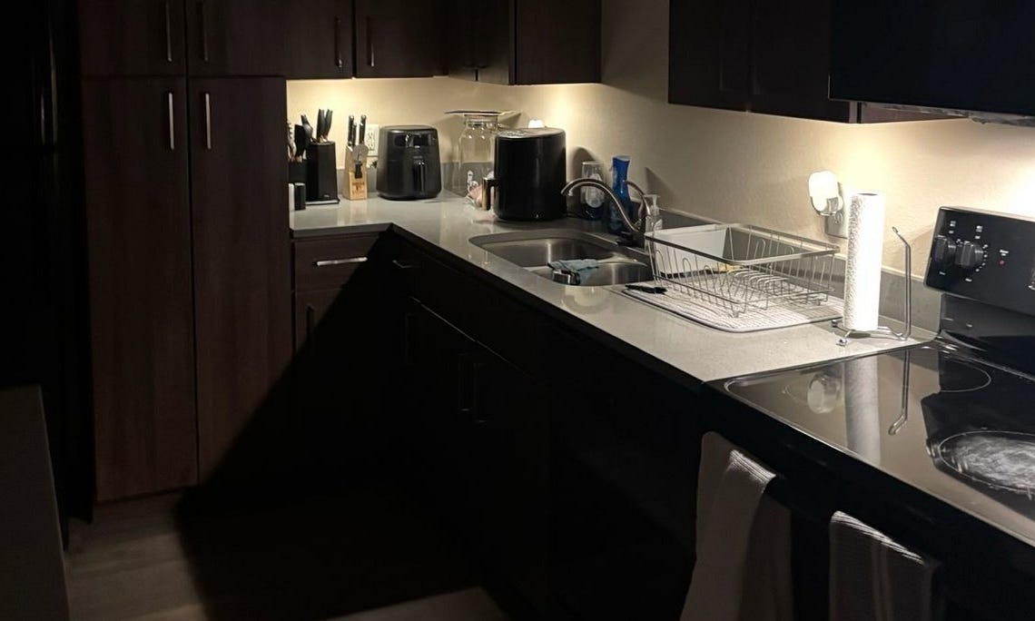 Bayangan Masa Depan di Lantai Dapur. | by nAbi. | Medium