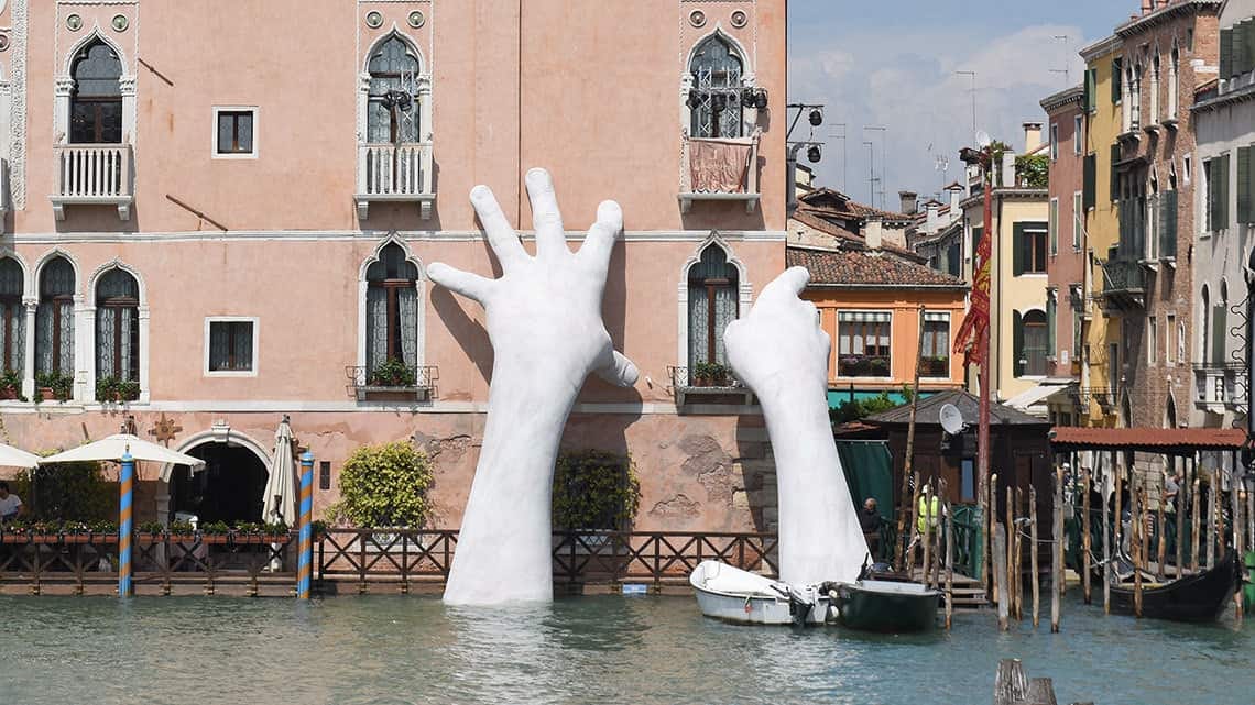 11 Mesmerizing Public Art Installations Around the World | by Kadenze ...
