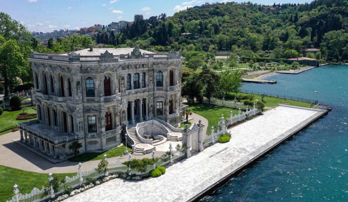9 Palaces You Must See in Istanbul | by zayparcasi | Jun, 2024 | Medium