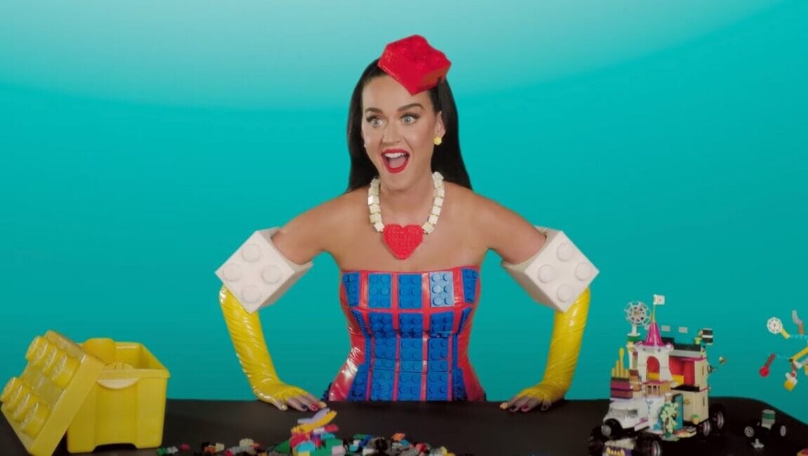 Navidad de la mano de LEGO y Katy Perry | by Marcelo Hidalgo Sola | Medium