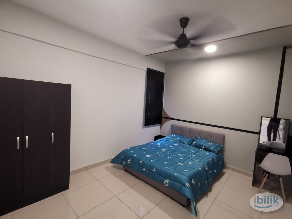 [ATTACHED BATHROOM] Middle Room at Sfera Residence, Puchong South Seri ...