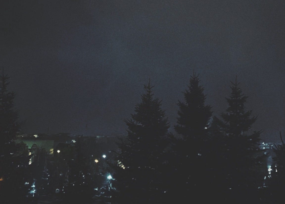 Malam Muram Tanpa Bintang - Meria ☆ - Medium