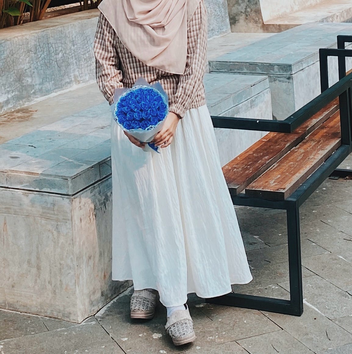 Pertemuannya berakhir, perasaannya berlanjut. | by el roem | Medium