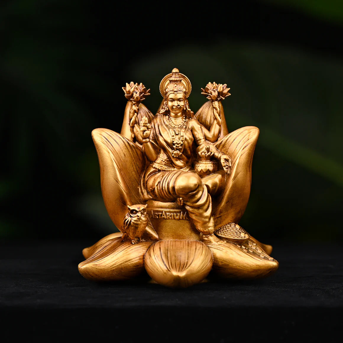 Padma Lakshmi Idol: Symbolizing Prosperity and Divine Grace in a ...