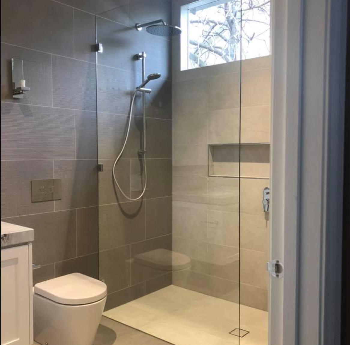 Transform Your Bathroom with a Stylish Shower Screen Installation | by Sachinkashyap | Medium