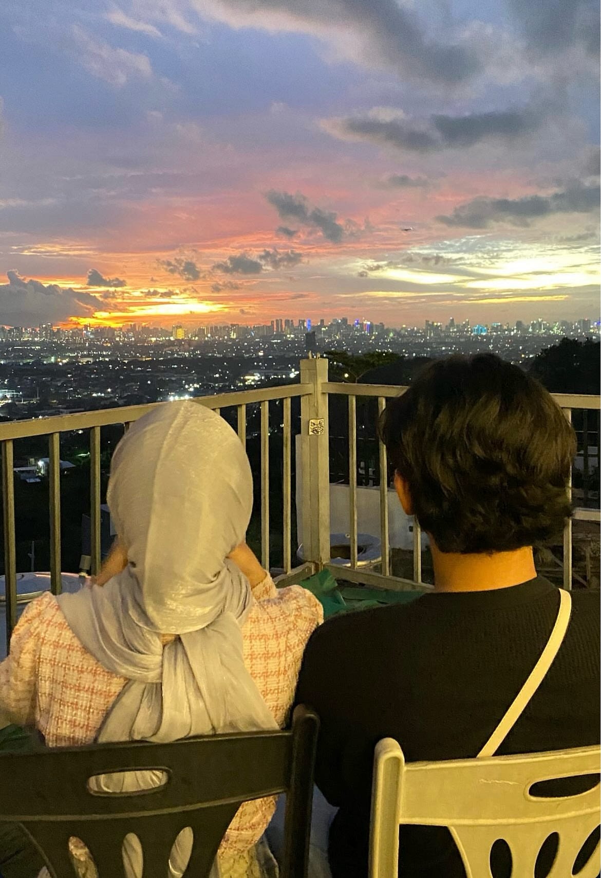 A Sunset to Remember at Tagpuan, Angono, Rizal | by Rohanie Imam | Mar ...