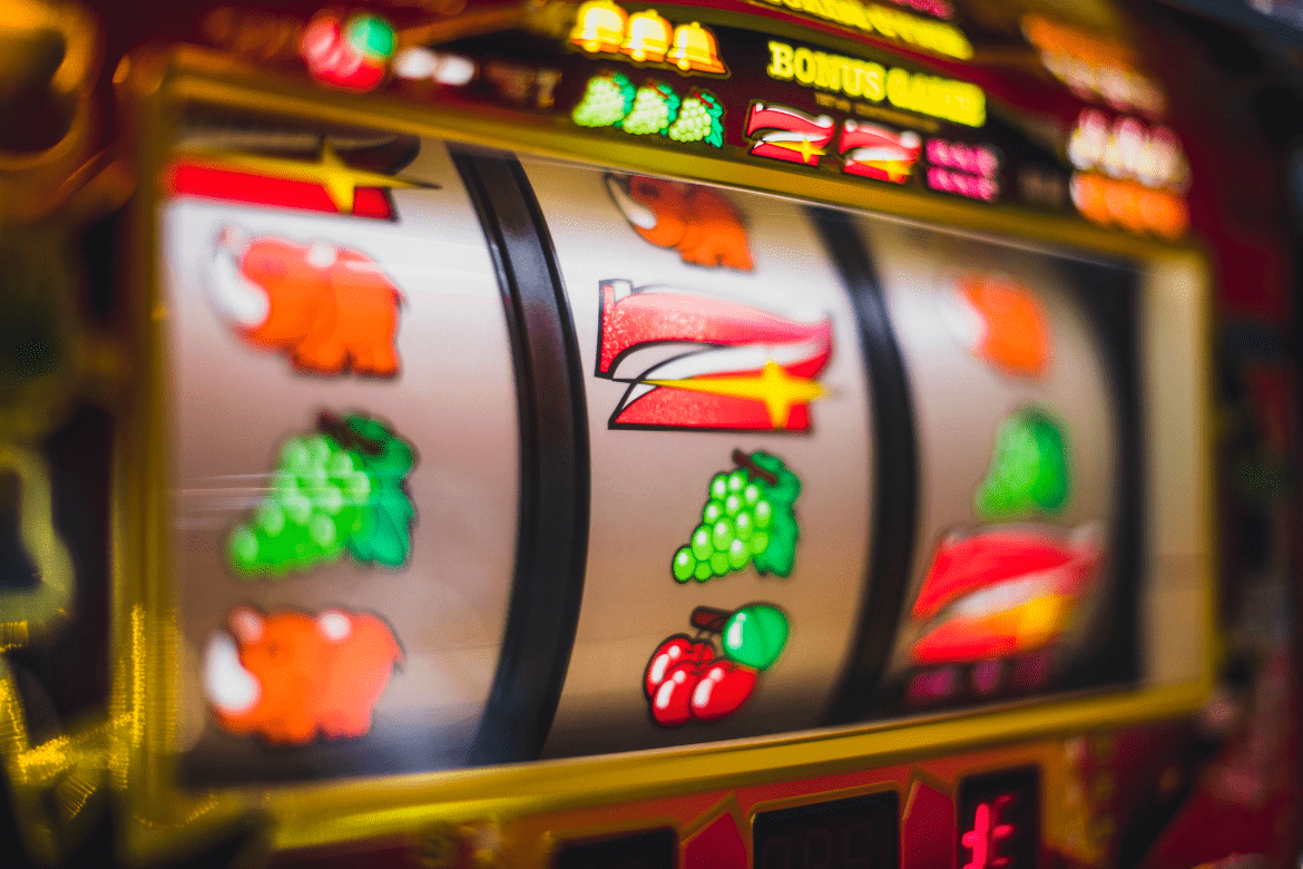Perkembangan Slot Online di Mata Dunia | by Mr.Simple | Feb, 2024 | Medium