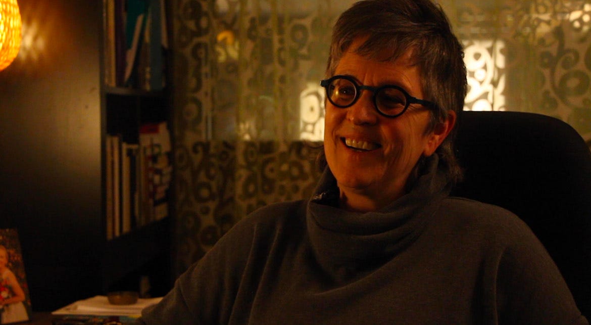 Professor Project : Marion Larson - ROYAL REPORT - Medium