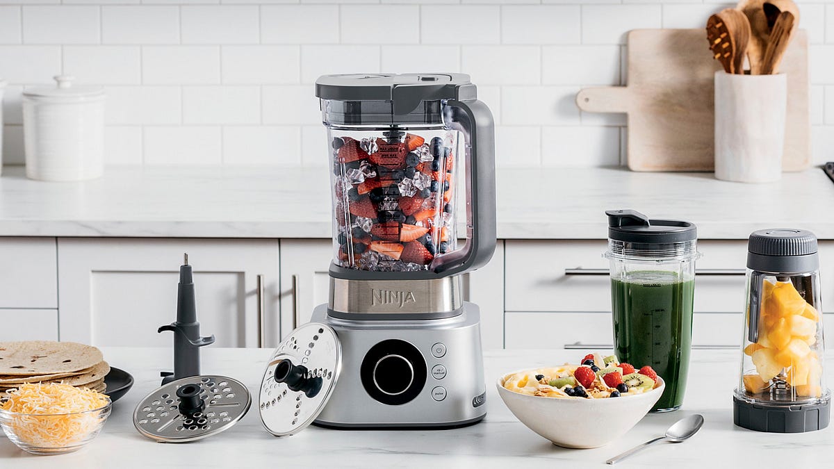 Can You Put Hot Liquid In A Ninja Blender? [Safety Tips] | Medium