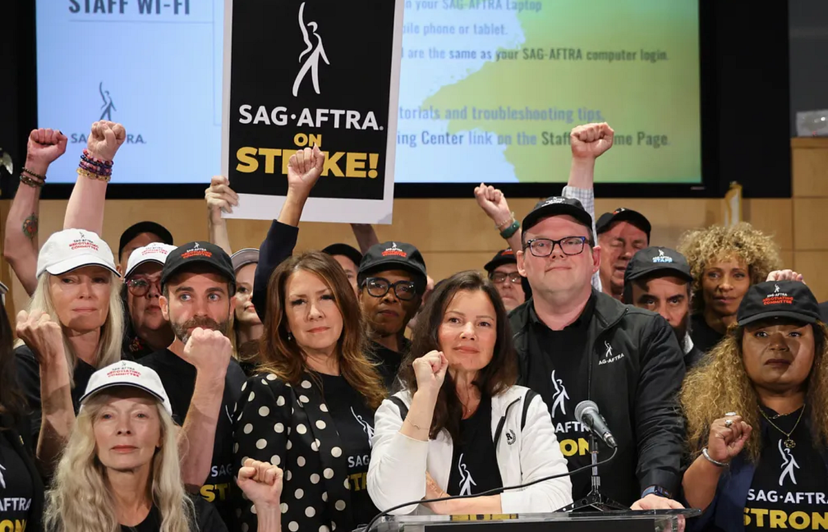 Por que os atores e roteiristas de Hollywood estão em greve? | by wellisonsales | Medium