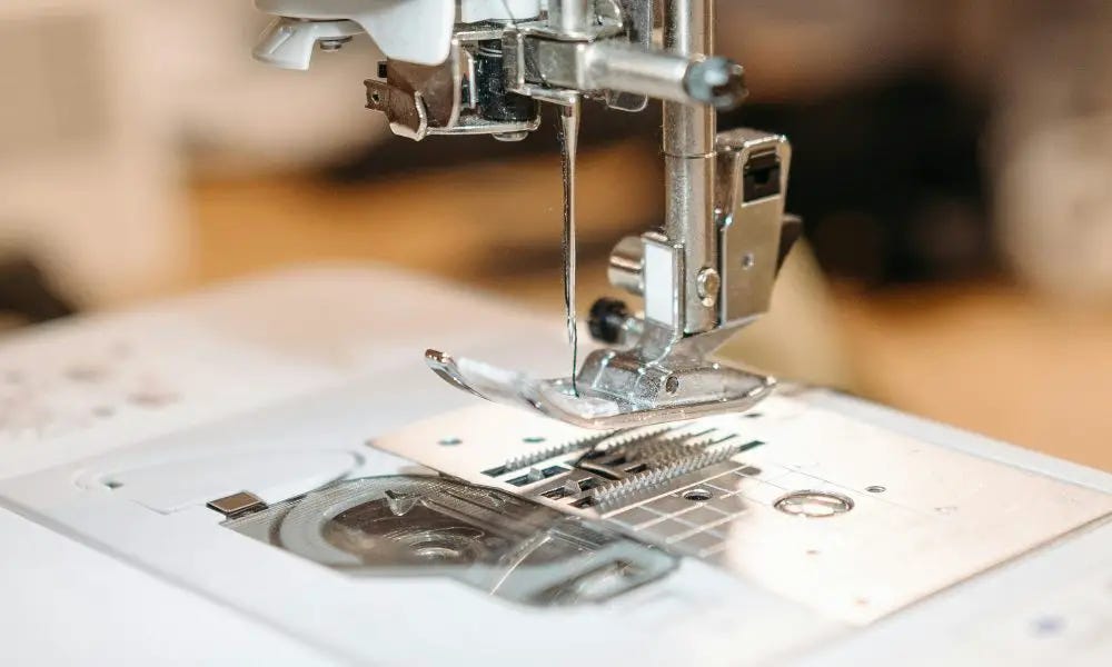 How To Replace the Needle on Your Sewing Machine | by Craftsing ...