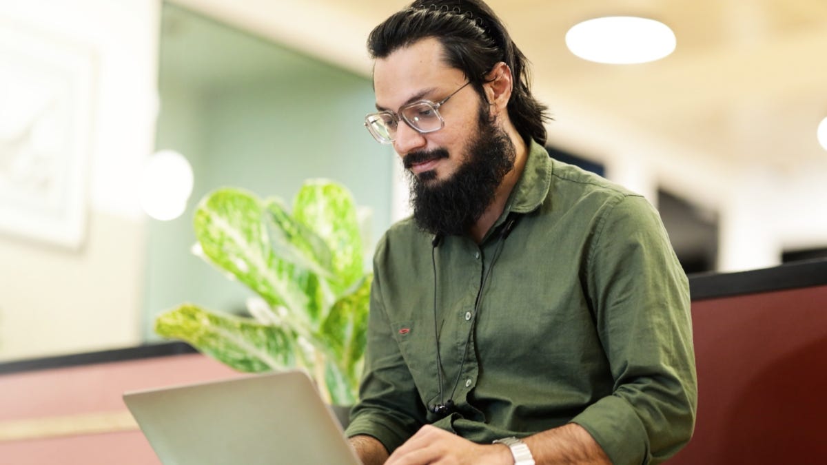 Software Developer vs Software Engineer: Which is better? | by Emilien ...