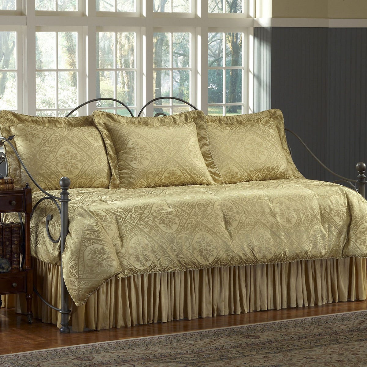 Everything About How Fascinating Design Ideas Daybed Bedding | by ...