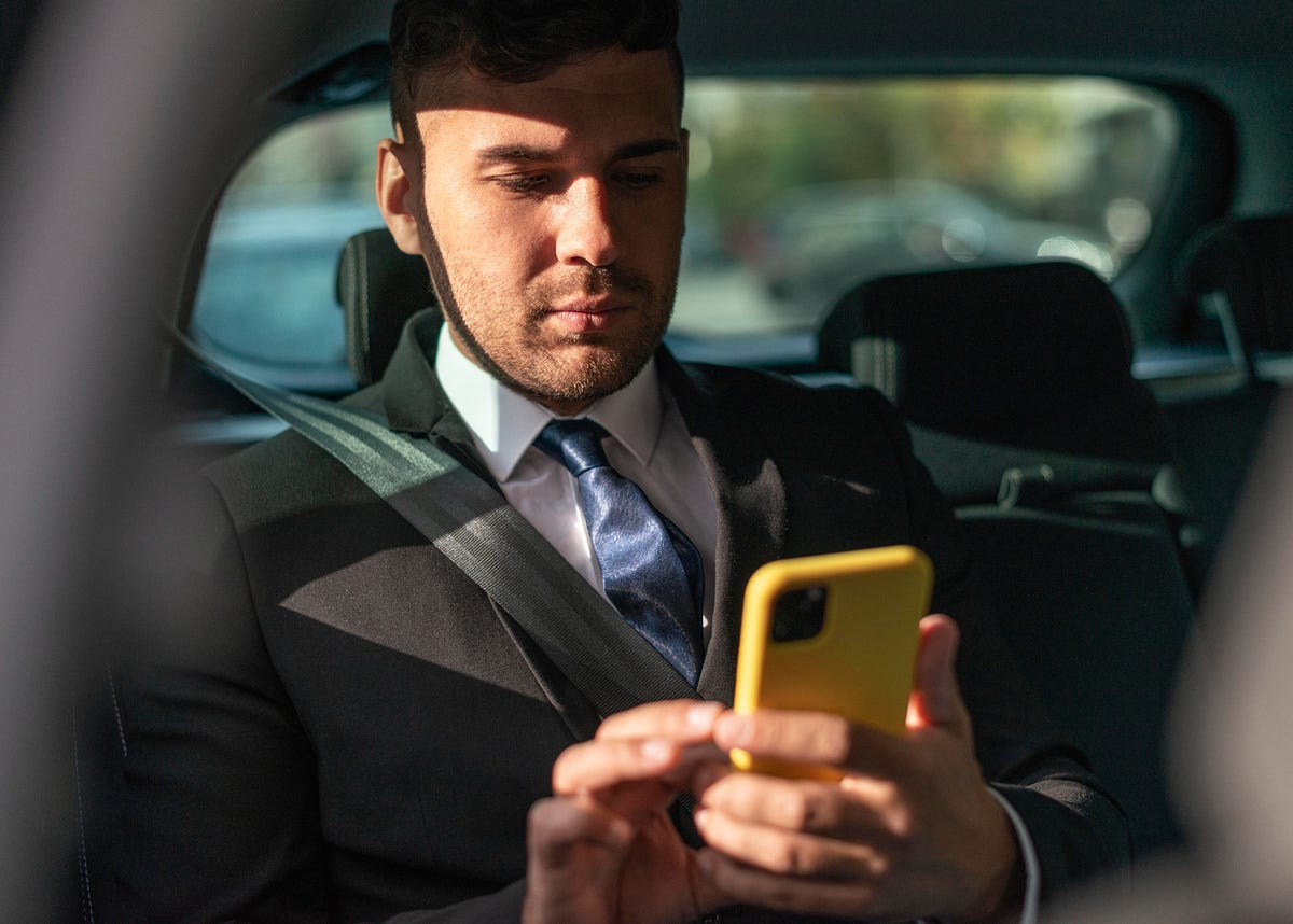 What’s the Difference Between a Taxi and Uber? | by SupremeCars | May, 2024 | Medium