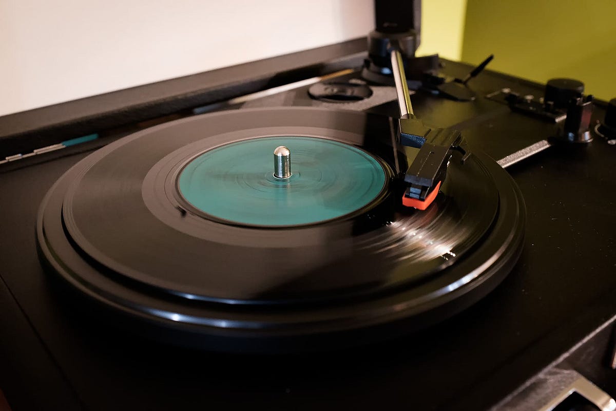 The 5 Best Portable Turntables for Music Lovers on the Go | by Rakesh ...