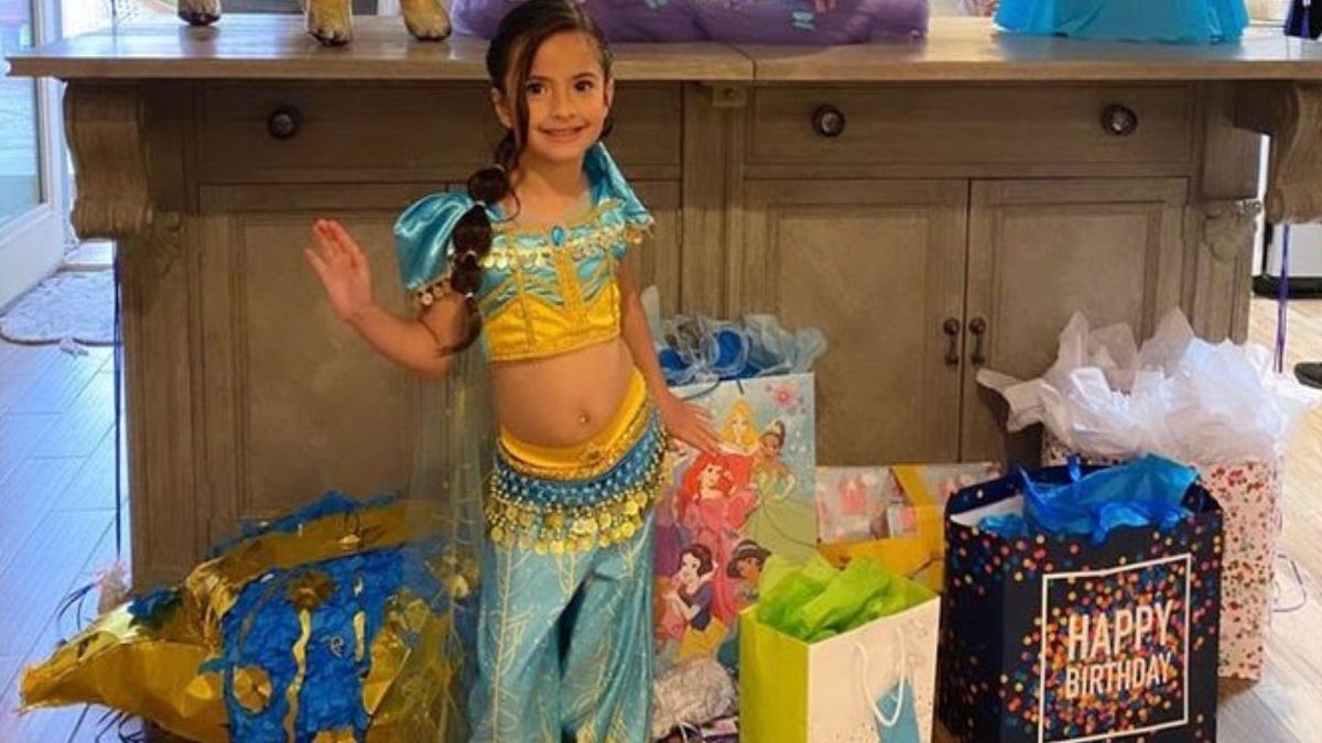 Who are Bella Fontenelle Parents? GoFundMe raises more than $35,000 ...