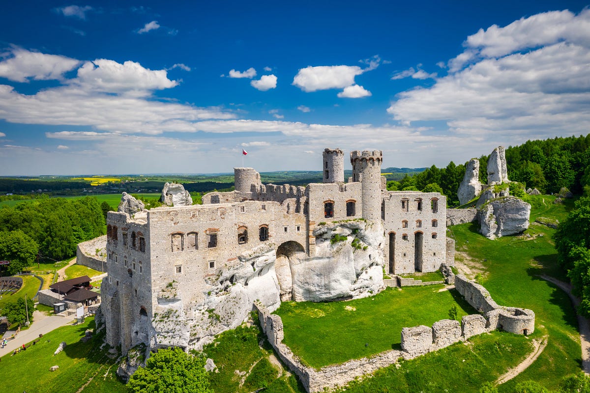Castle ruins in Poland haunted by ghosts. | Medium