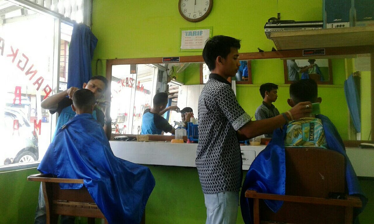 Tukang-tukang Cukur. Sebuah Cerita Jalan hidup #1 | by Rismawan Nurhuda ...