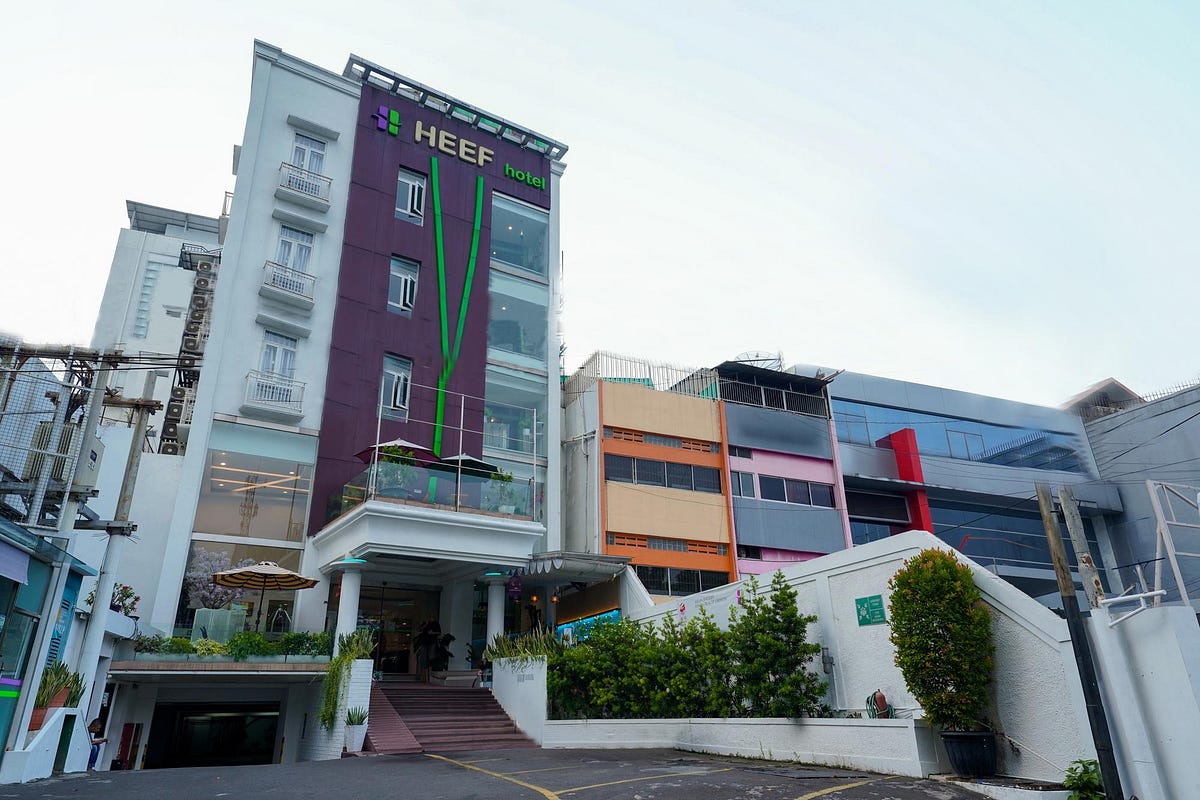 Review Heef Hotel Pasar Baru Powered by Archipelago Dekat Pasar Baru di ...