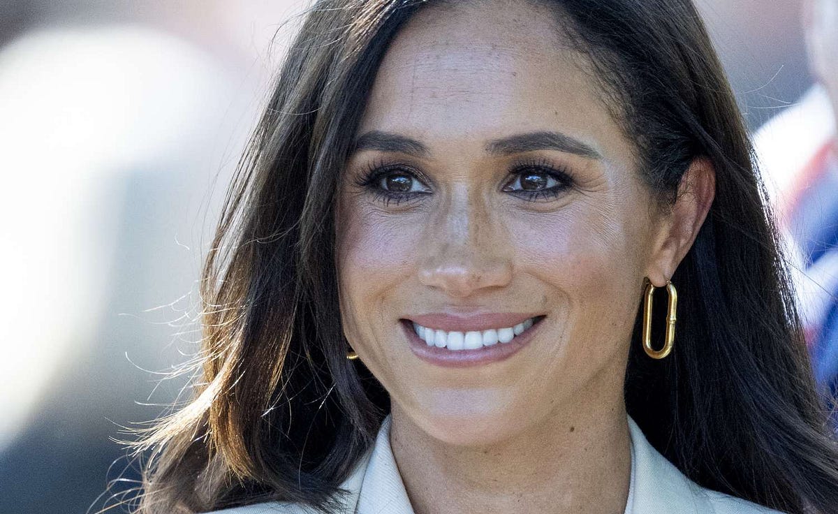 Meghan Markle’s Bold Fashion Statement: Embracing Whites Beyond Labor ...