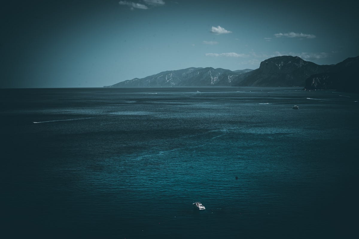 lazos de luna. - Alberto Fernando Morales Gálvez - Medium