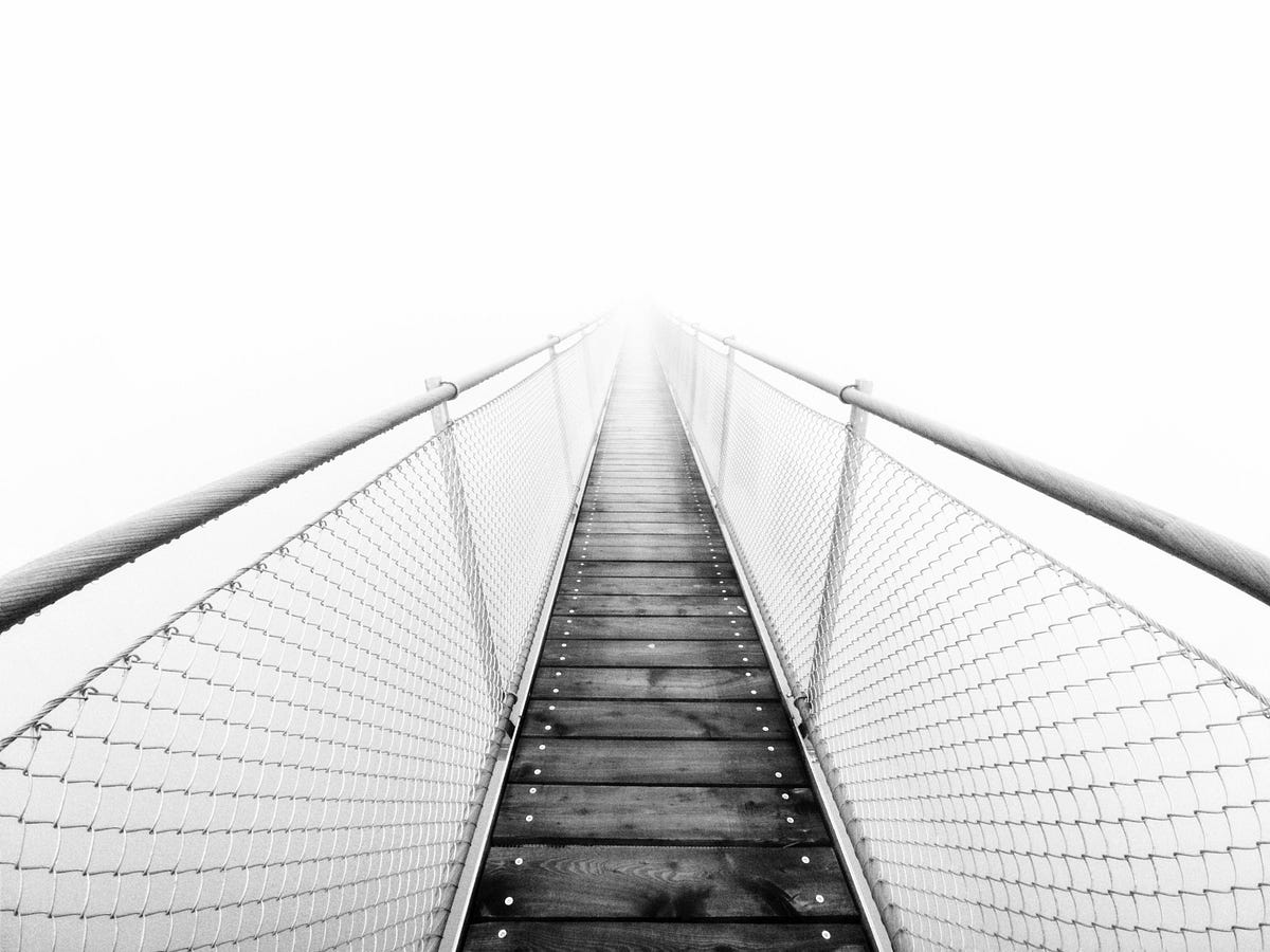 跨鏈橋比較. 本文將介紹跨鏈橋是什麼並將跨鏈橋進行分類與比較，搭配一些著名跨鏈橋攻擊事件進行分… | by NIC Lin | Taipei Ethereum Meetup | Medium