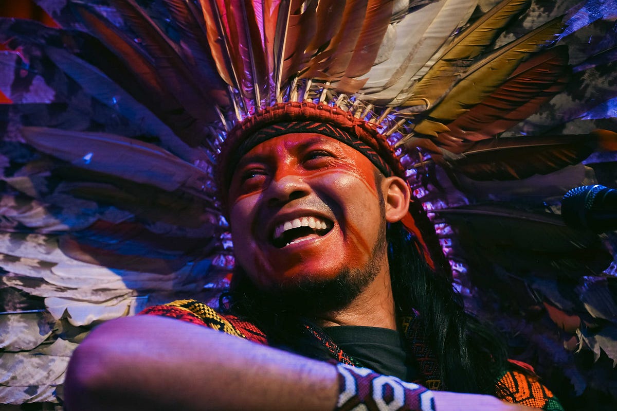 HUNI KUIN CHIEF LIGHTS UP LEGENDARY HOLLYWOOD VENUE | by Ursula Vari ...