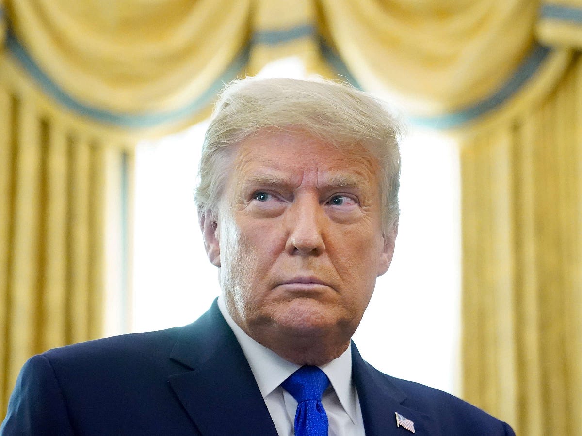 „Es gibt Männer und es gibt Frauen“: Trump spricht zur Verteidigung ...
