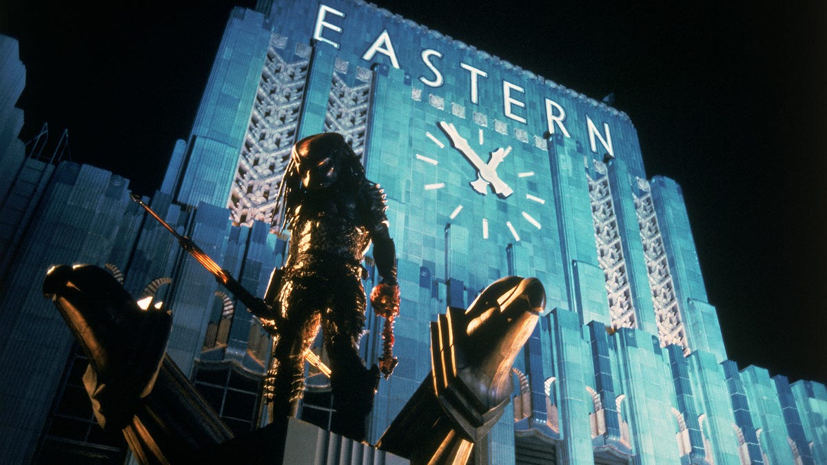 Another One Bites the Dust? Predator 2 (1990) Film Review | by Loay ...