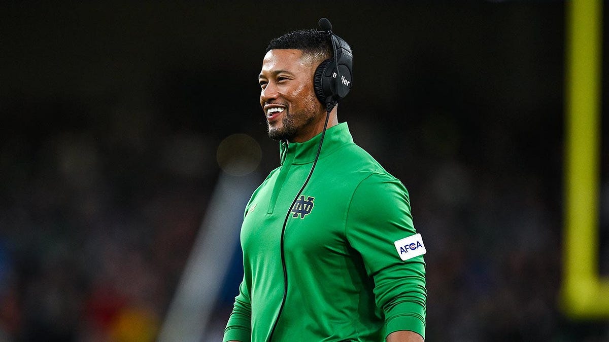 Notre Dame’s Marcus Freeman flips script on reporter who coaches son in ...
