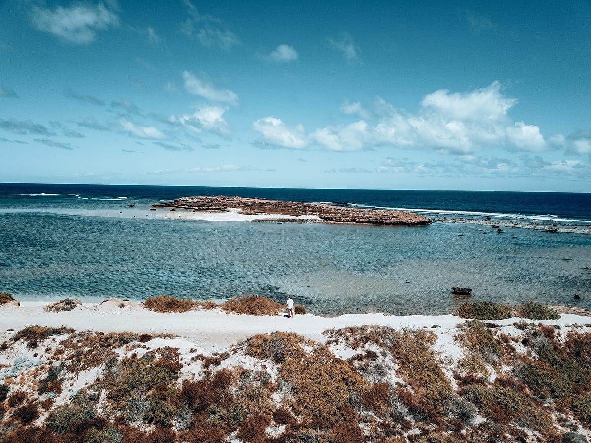 Sebuah Senandika: Kisah Si Karang Kenang | by Mohammad Inop | Medium