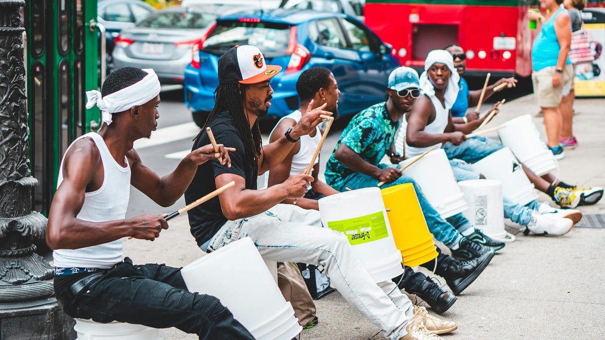 Why Music Communities Are So Powerful | by VELCOA | Medium