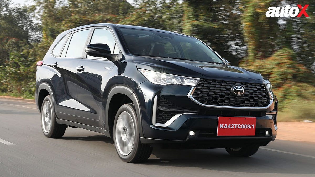 Toyota Innova Hycross vs Toyota Innova Crysta Comparison | by ...