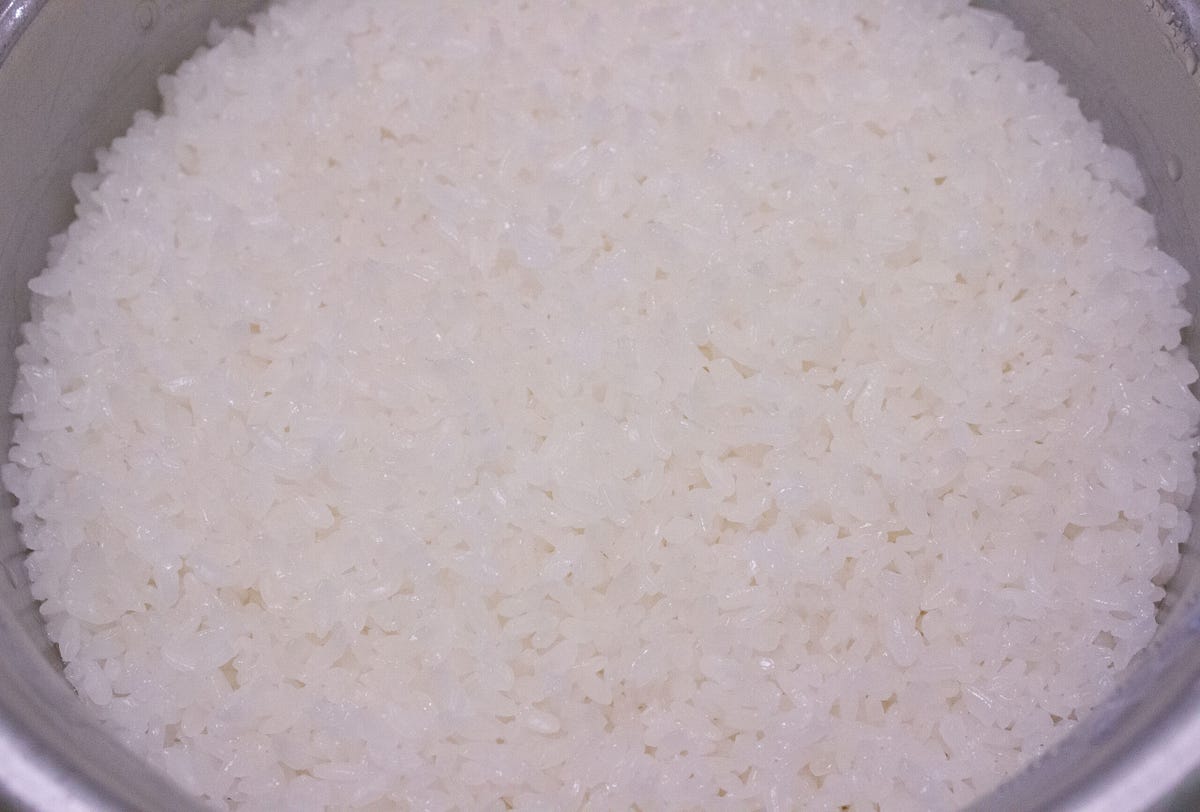 Sushi rice (using an electric rice cooker) | Medium