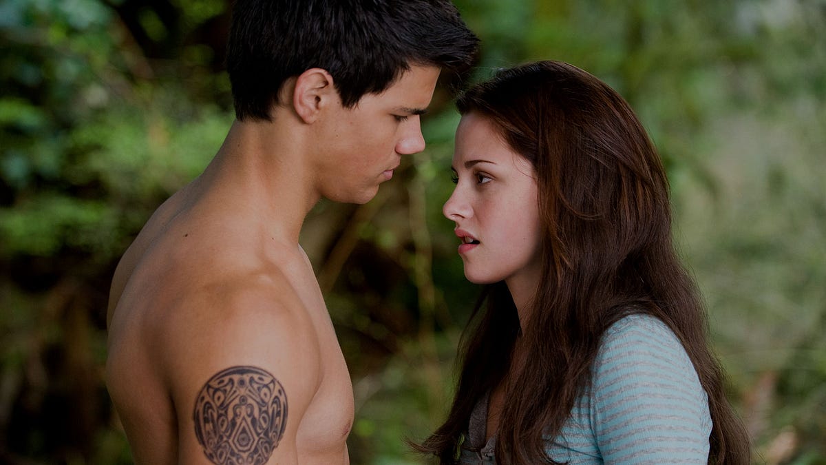 Movie Review: The Twilight Saga: New Moon (2009) - As Vast as Space and ...