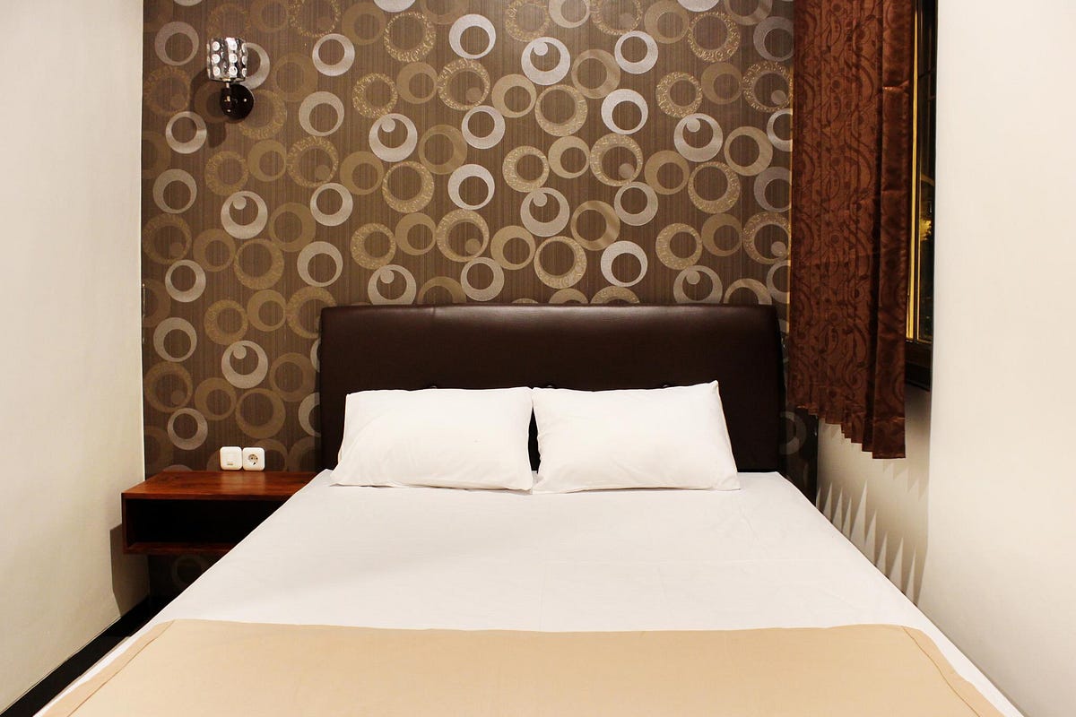 Review House of Dharmawan Rekomendasi Hotel Dekat Taman Bungkul di ...