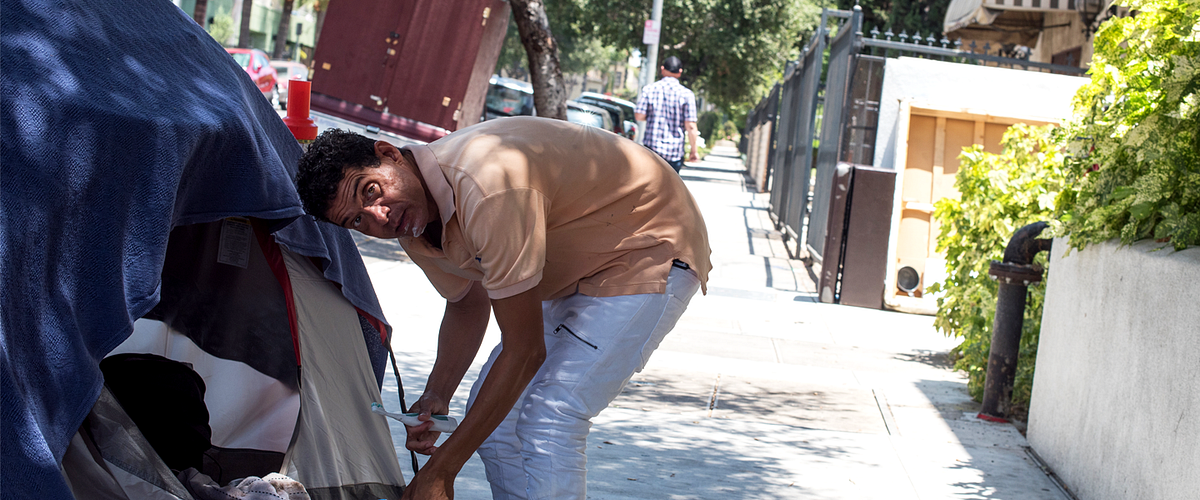 The Homeless Men Who Have Given Up on Living Anywhere but the Streets ...