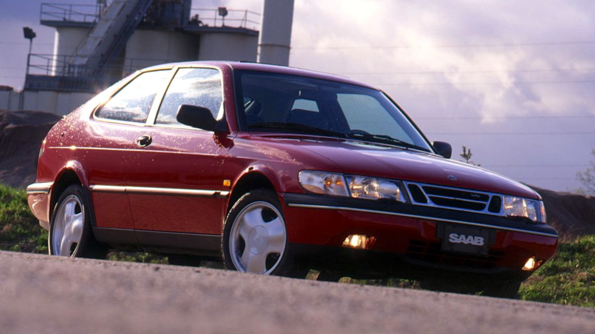 1995 Saab 900SE: A Comprehensive Guide to a Classic Luxury Sedan | by ...
