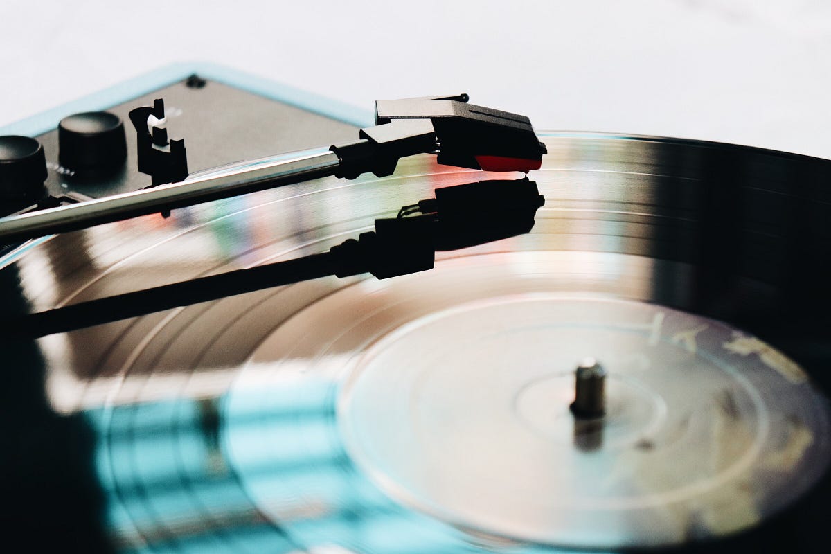 Nostalgia in Stereo: Journey Back to the Vinyl 70s | by Dave Martin ...