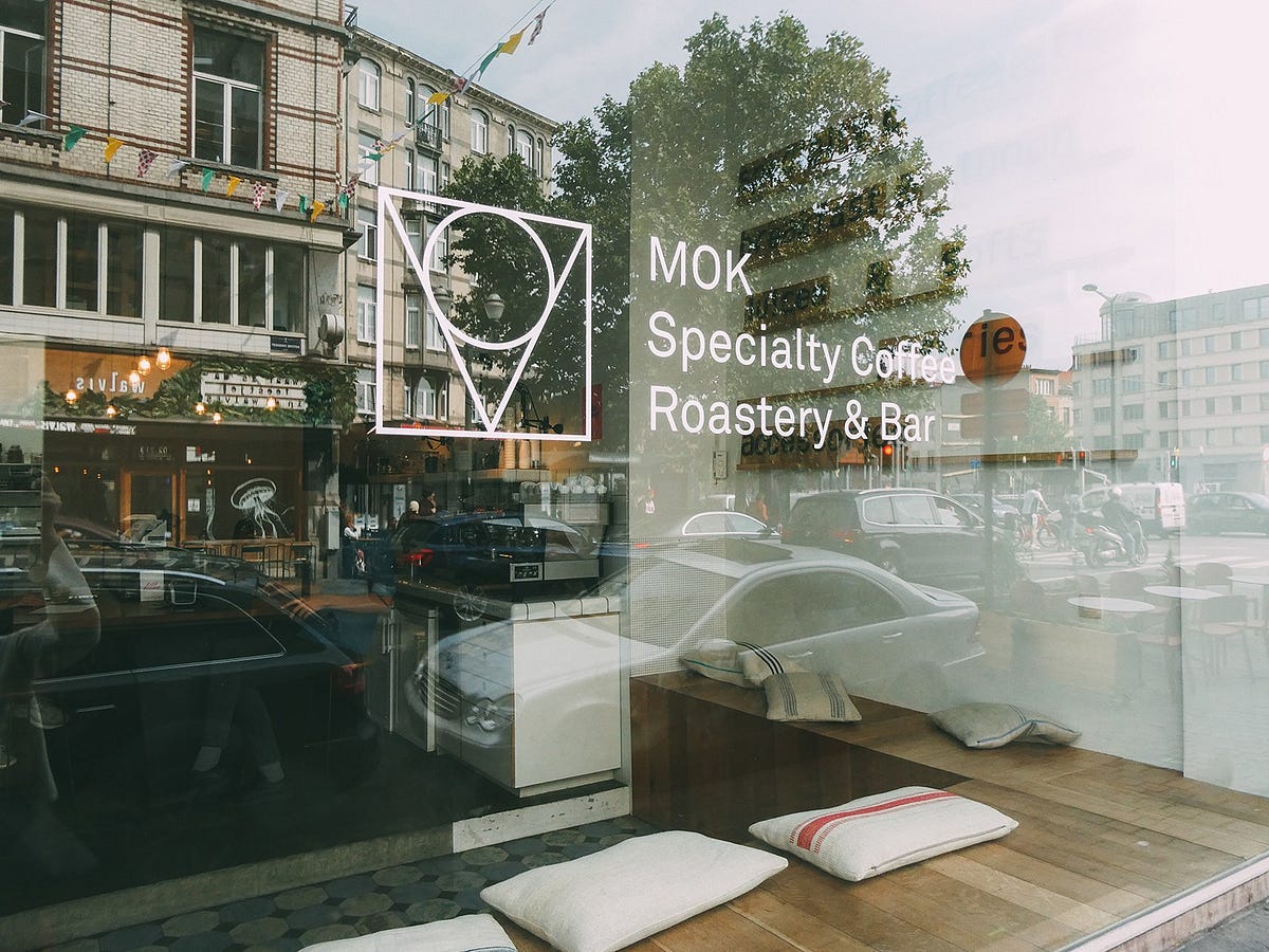 布魯塞爾咖啡館｜比利時夏天比想像中更熱：MOK Specialty Coffee Roastery & Bar | by 蘇菲蔓 Sophia ...